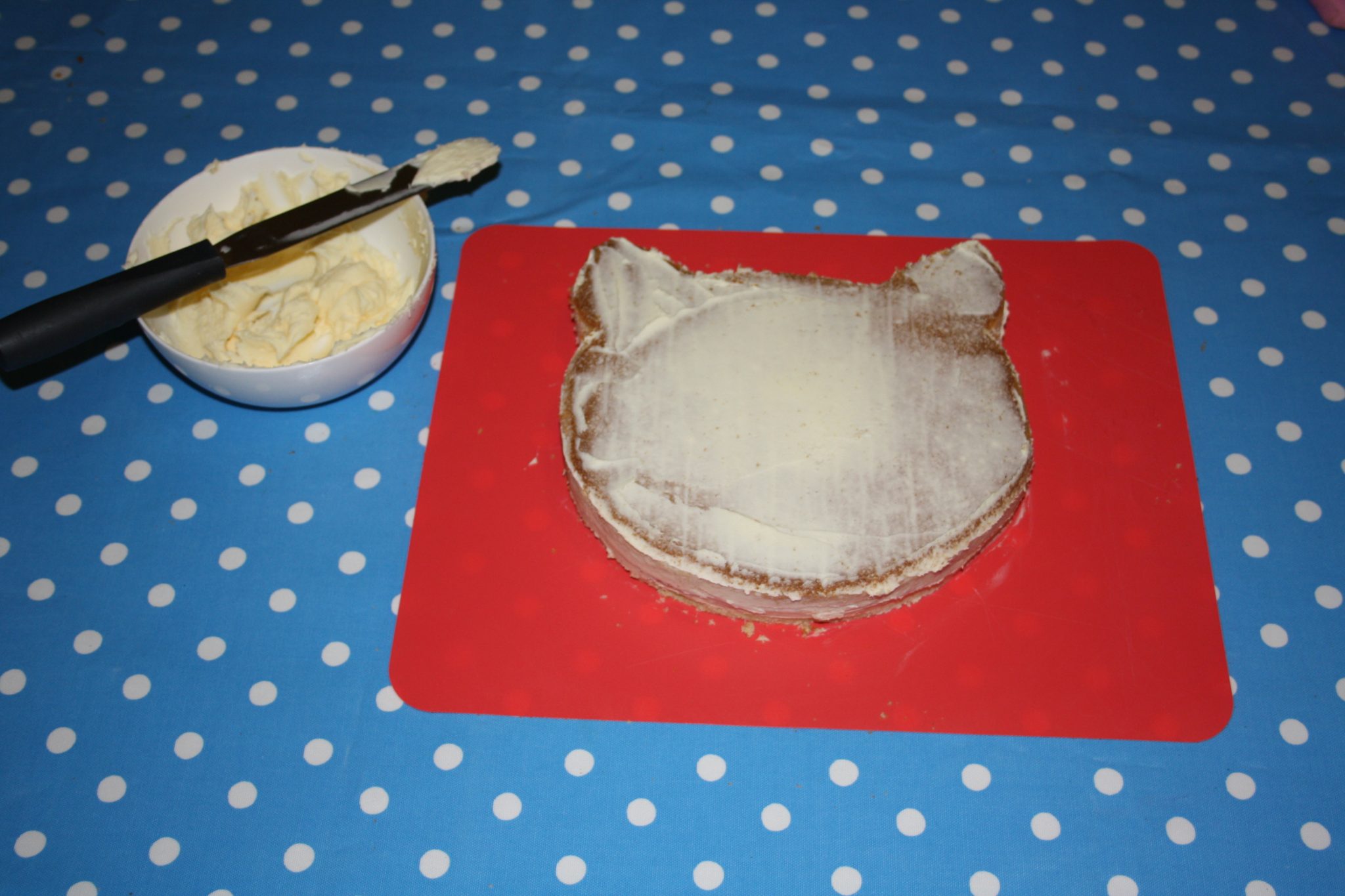 How to make a Hello Kitty cake - Cakes Bakes And Cookies