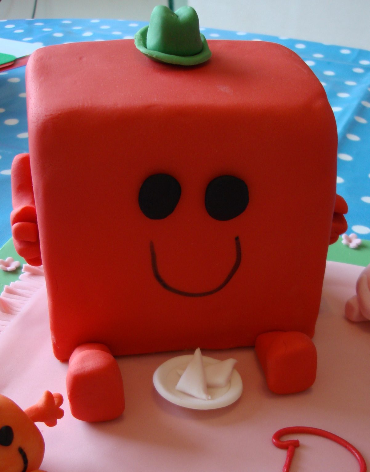 How to Make a Mr Men Birthday cake - Cakes Bakes And Cookies