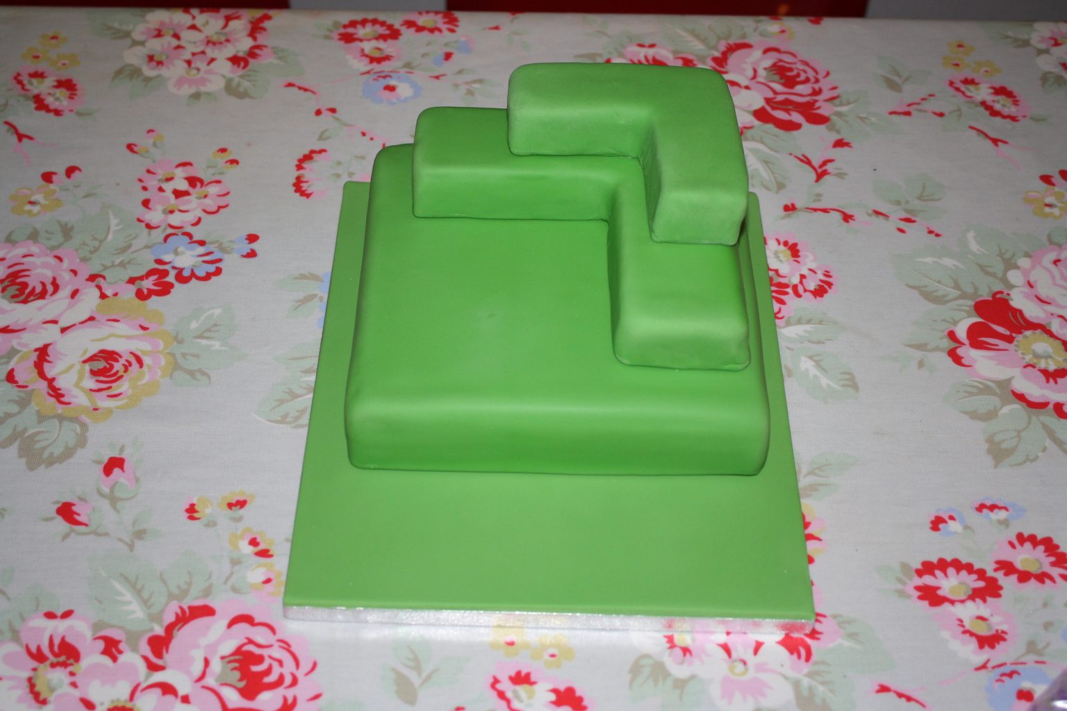 How to make a Minecraft birthday cake - Cakes Bakes And Cookies