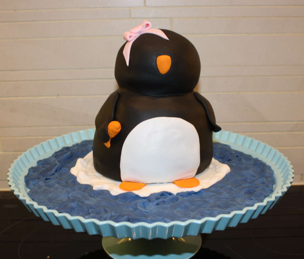 How to make a penguin birthday cake - Cakes Bakes And Cookies
