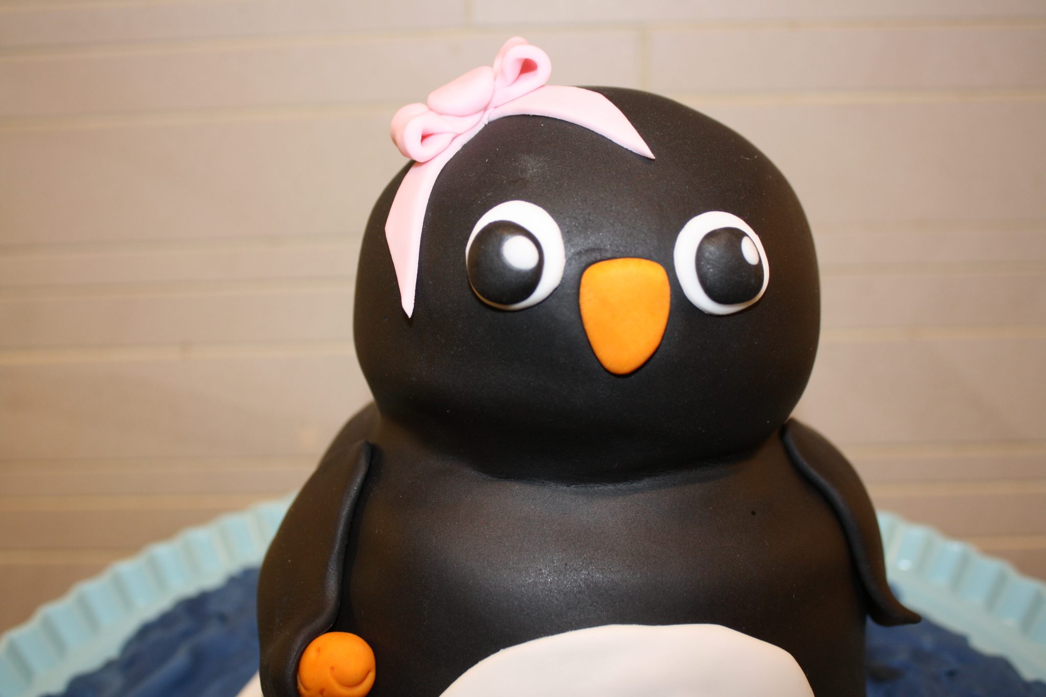 How to make a penguin birthday cake - Cakes Bakes And Cookies