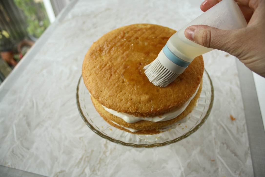 How to Make A Luscious Lemon Victoria Sponge Cake Recipe - Cakes Bakes ...